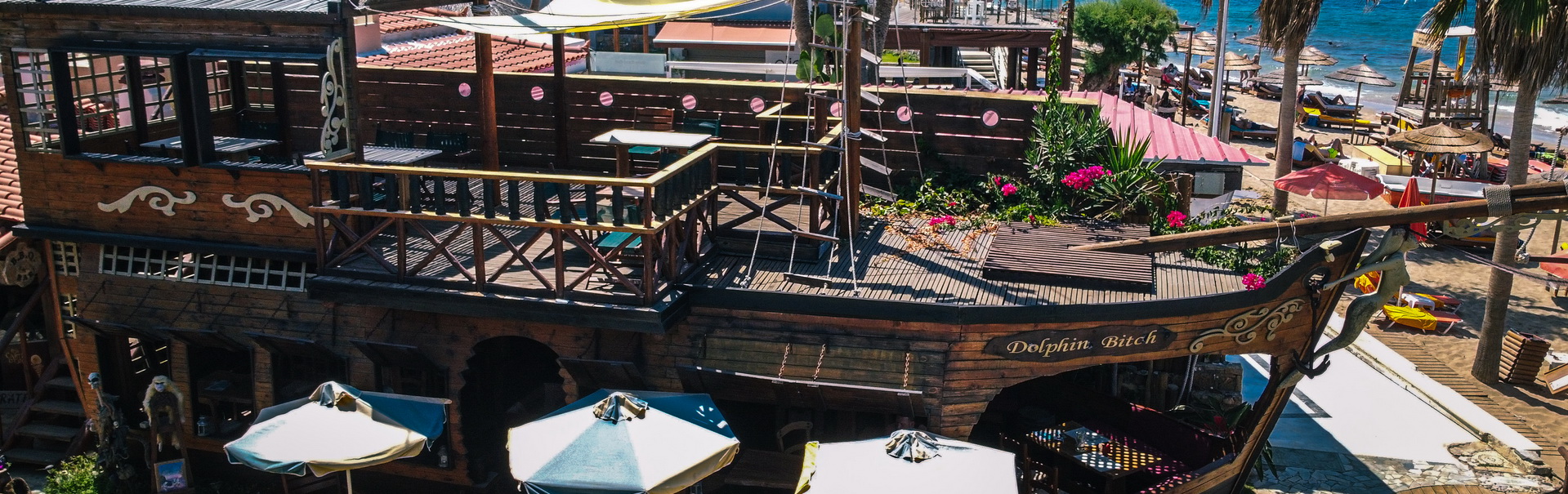 Unsere Strandbar - Dolphin Beach Studios